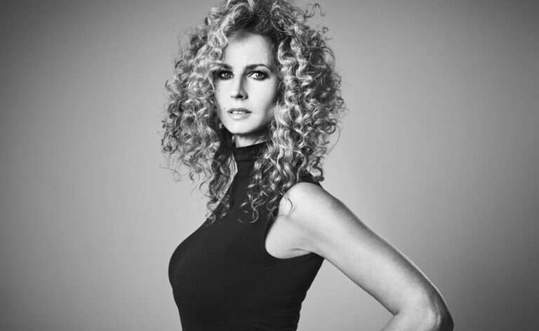 Top 20 Female Techno DJs Transforming Electronic Music